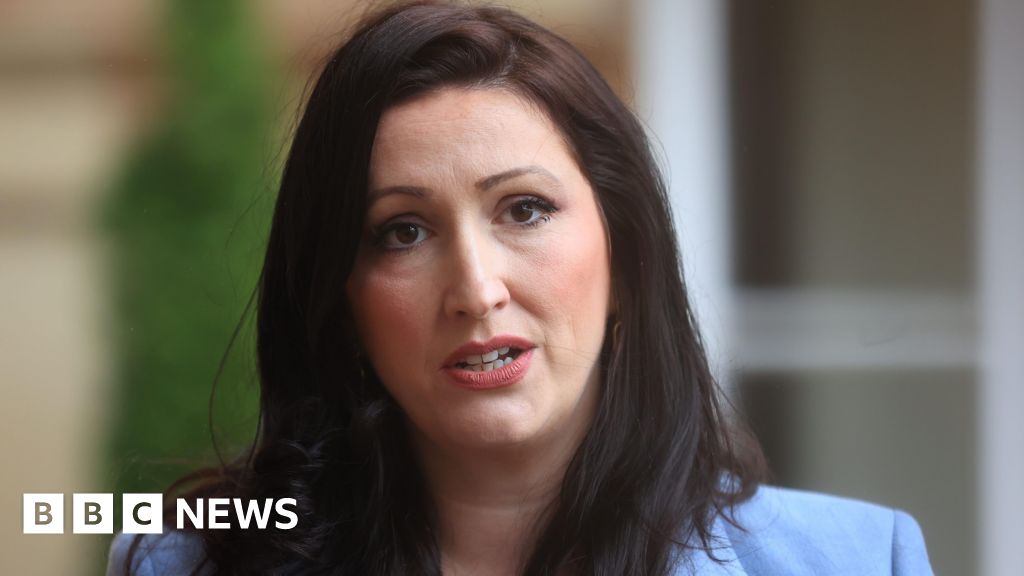 Pensions: Waspi women treated 'appallingly' - Little-Pengelly