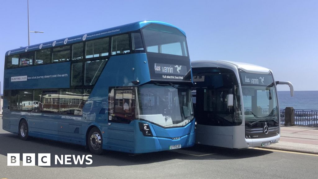 Two electric buses trialled during Isle of Man TT fortnight - BBC News