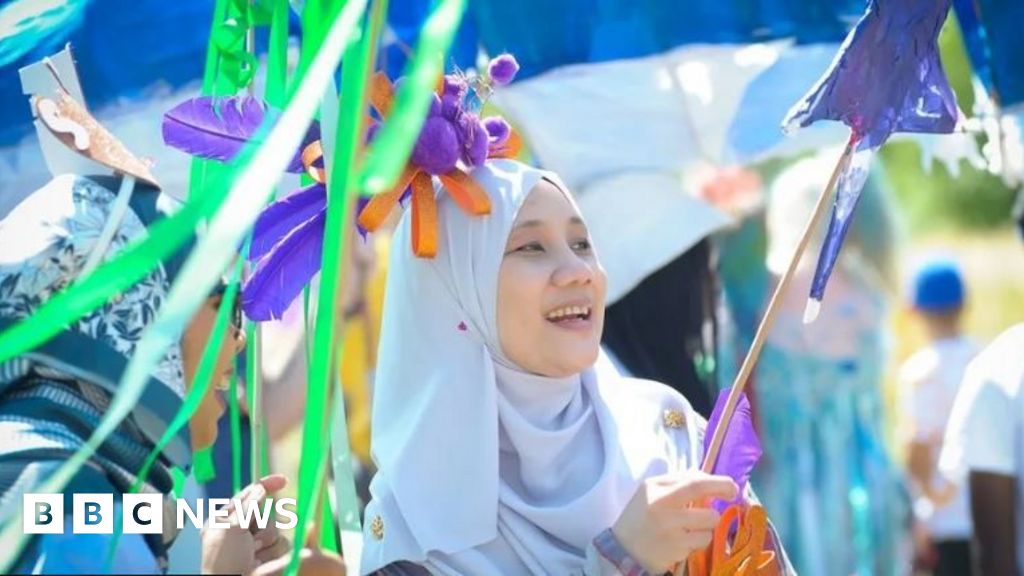 Colourful parade set to return to Coventry streets - BBC News