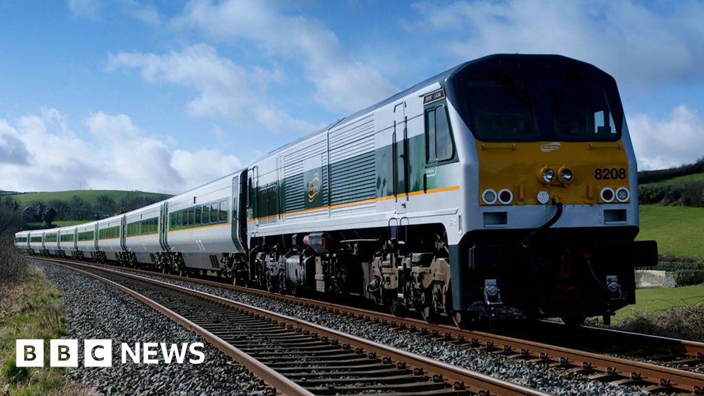 Dublin-Belfast Enterprise: Translink to review rail fares - BBC News