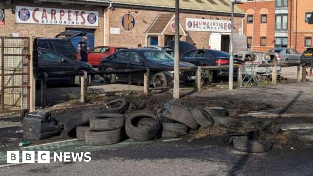 Jail for man who threw tyres on fire during Hull riot