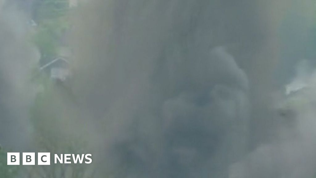 Watch: WW2 bomb found at a Plymouth building site detonated - BBC News