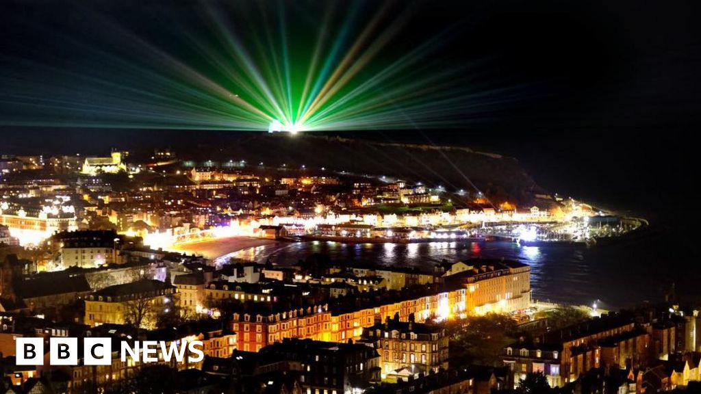 Light Night laser show returns to Yorkshire coast - BBC News