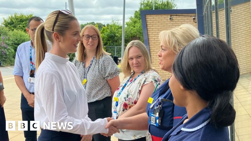 Labour: 'No false hope over Kettering Hospital rebuild' - BBC News