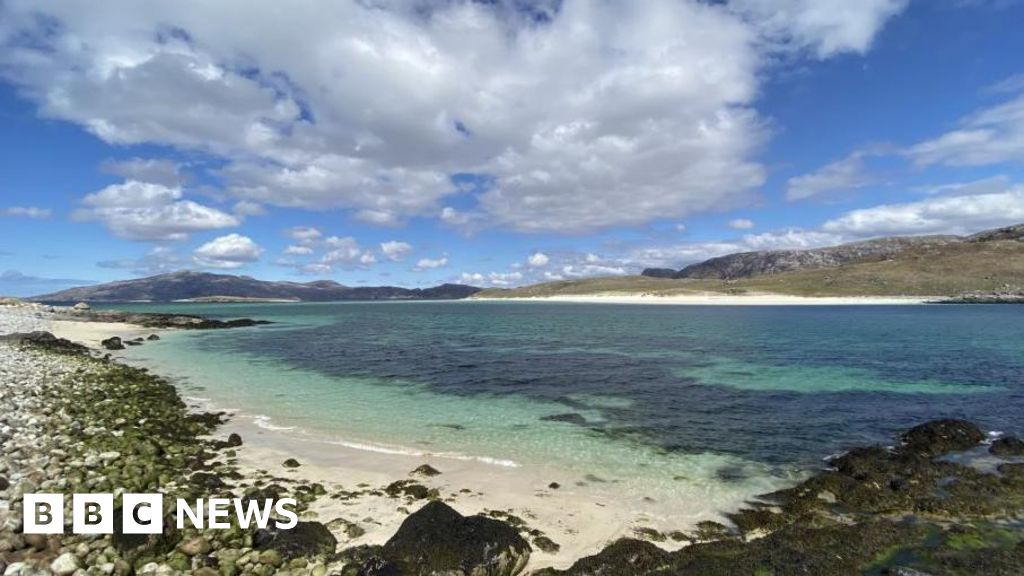 Harris FC adds Rocket Post isle Scarp to club badge - BBC News