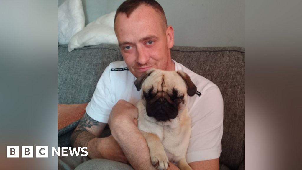 Jarrow crash: Motorcyclist Stephen Robson 'had a heart of gold' - BBC News