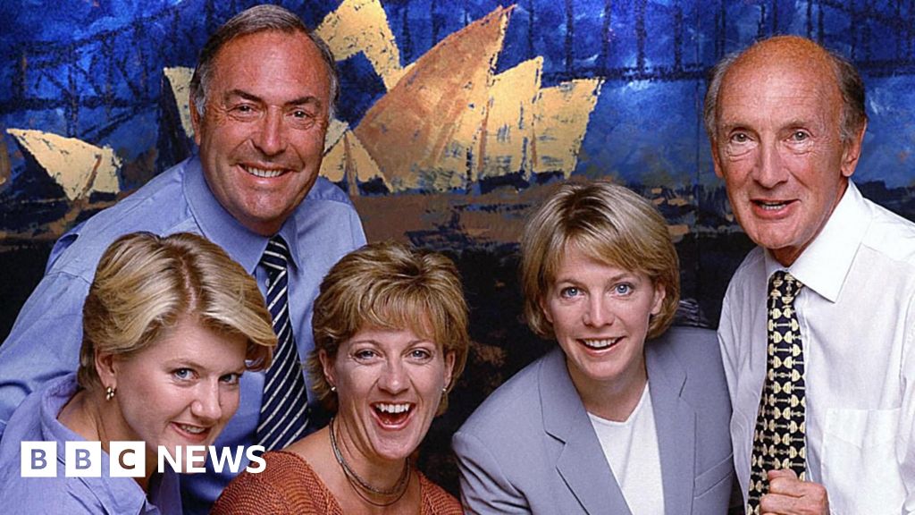 BBC commentator Stuart Storey honoured in King's birthday list - BBC News