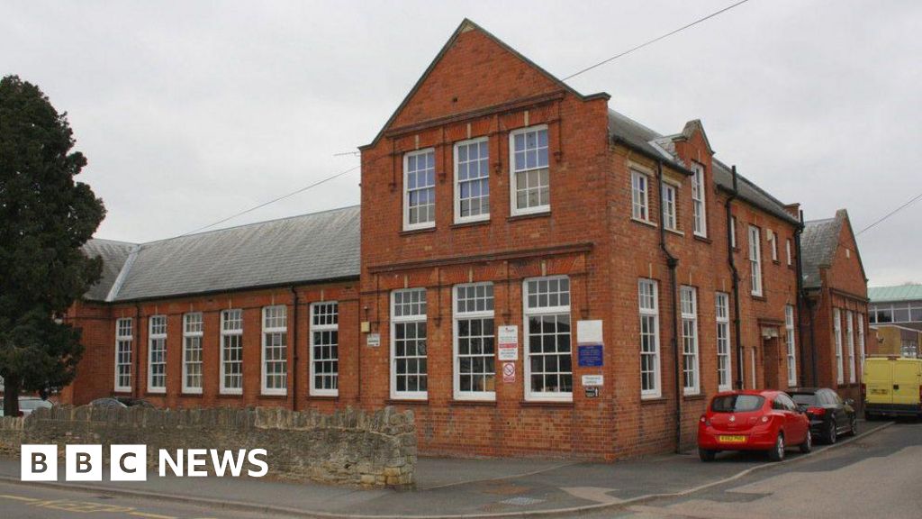 Ofsted puts Brackley's Magdalen College in special measures