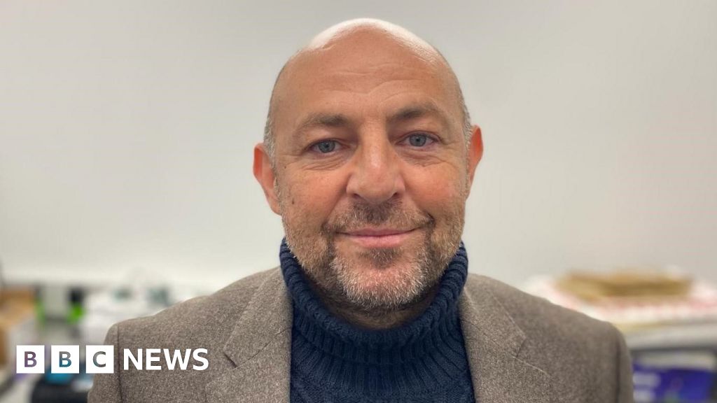 Aberdeen University further explores habitability of Mars - BBC News