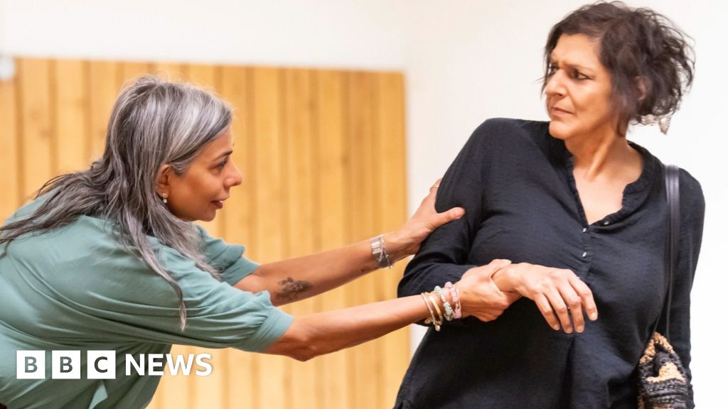 National Theatre Play Explores Alzheimer s Impact On Families national-theatre-play-explores-alzheimer-s-impact-on-families