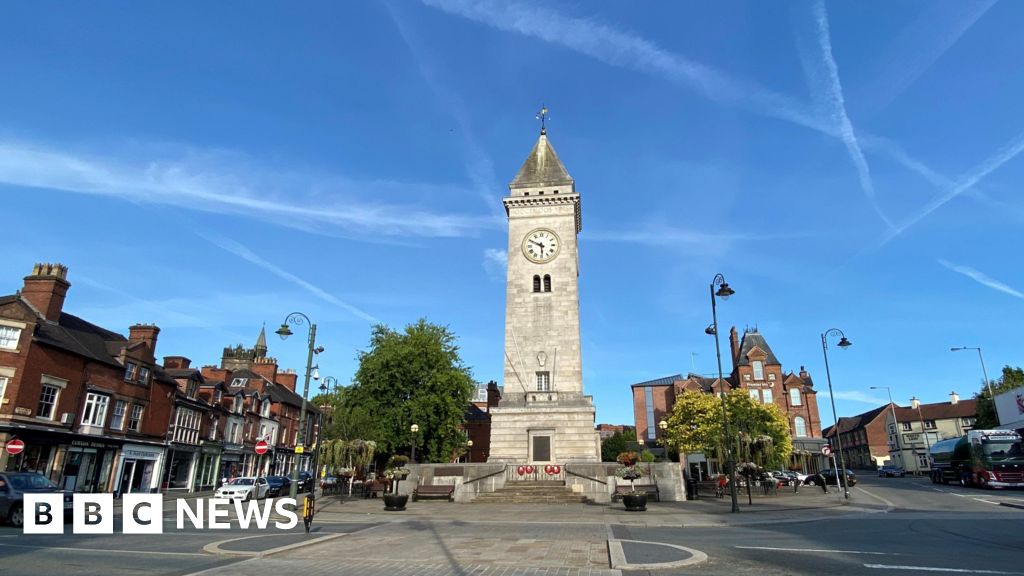 Play to honour Leek's last fallen soldier in World War Two - BBC News