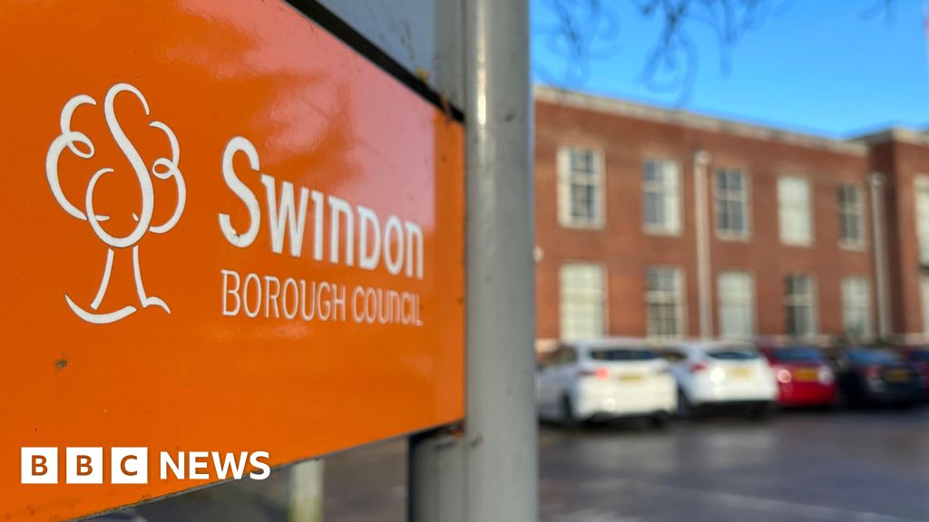 'Only spend if essential', says Swindon Council boss - BBC News