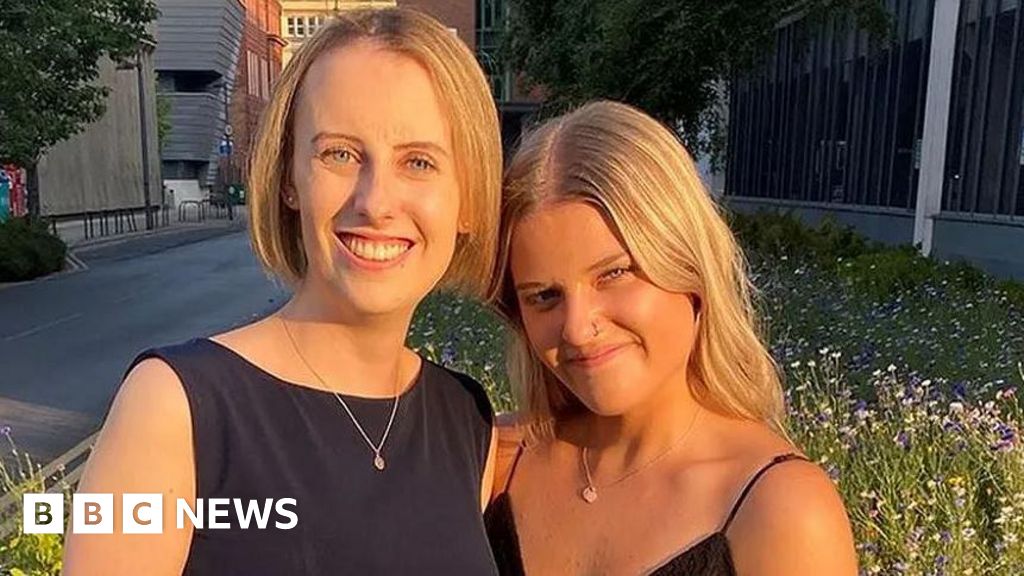 Laura Nuttall's sister to launch podcast about sibling loss - BBC News
