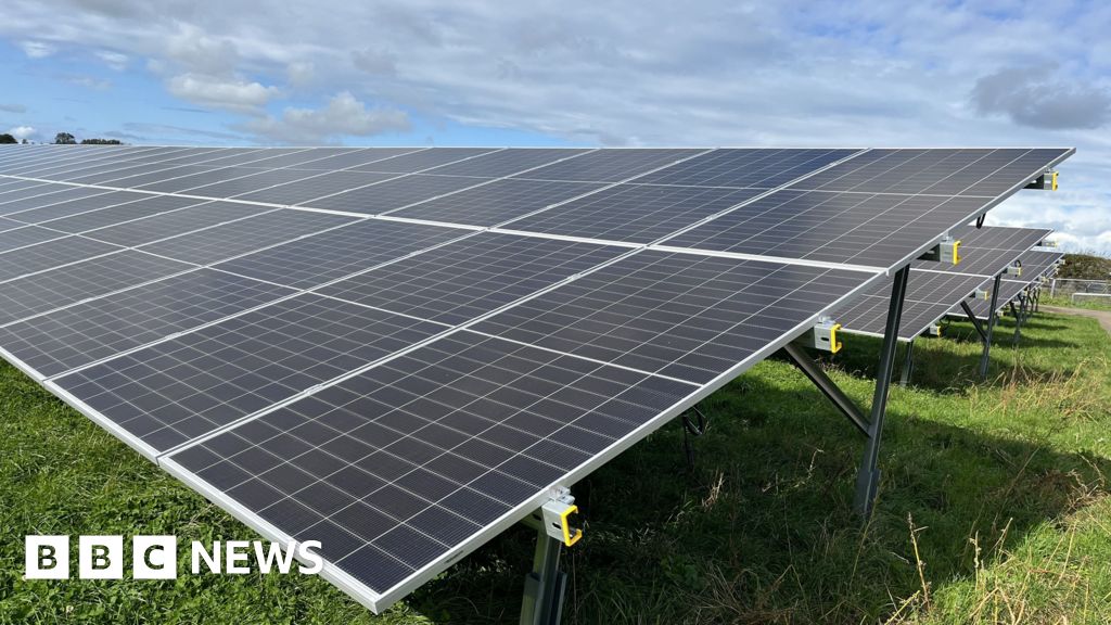 Inquiry set after council rejects A14 Thrapston solar farm plans - BBC News