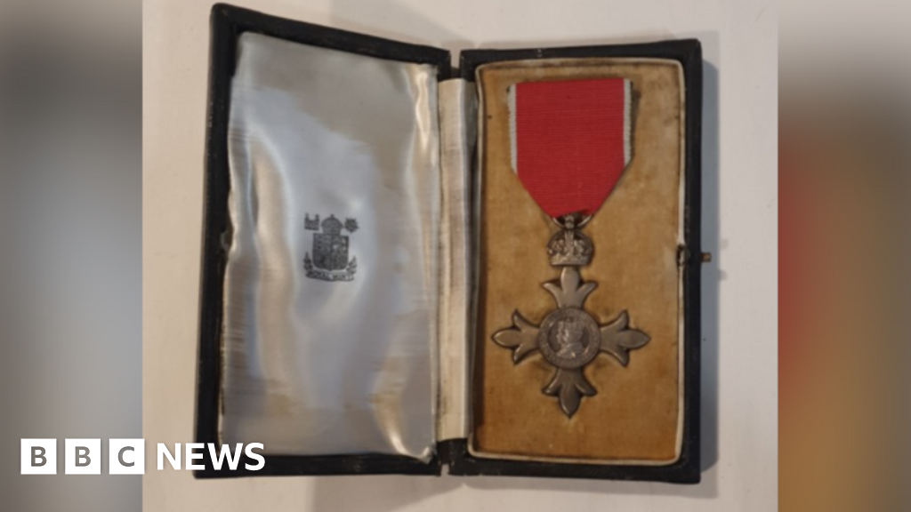 Appeal to find owner of stolen MBE medal awarded by King George V - BBC ...