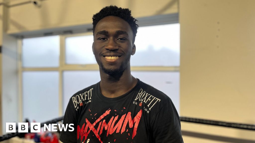 Wallsend boxer Adam Olaore qualifies for Nigerian Olympic team - BBC News