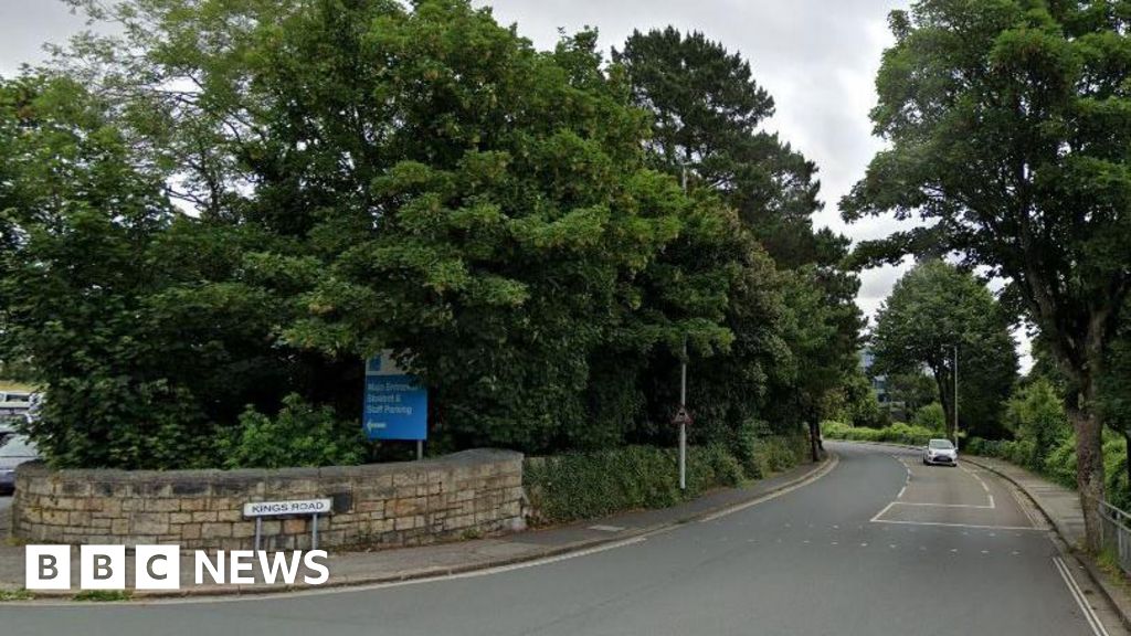 Man arrested after serious Devon crash - BBC News