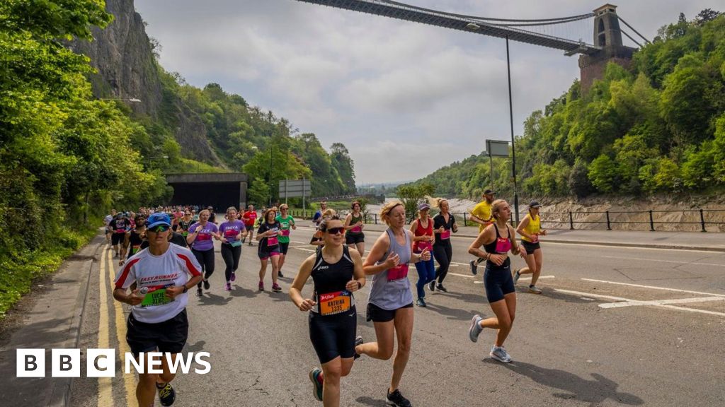 Great Bristol Run: Thousands prepare for race - BBC News