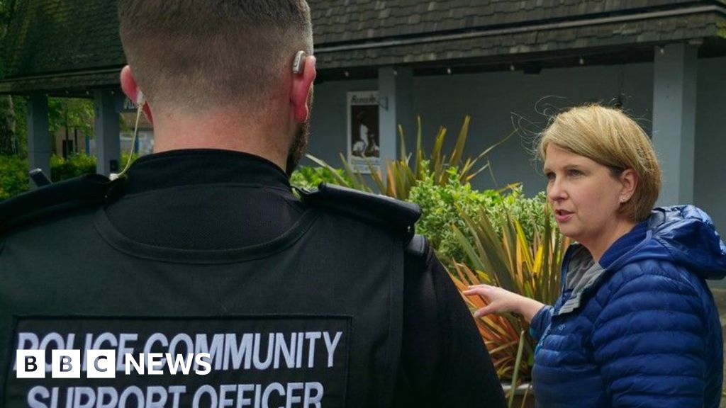 South Ribble Tory candidate receives envelope of excrement - BBC News