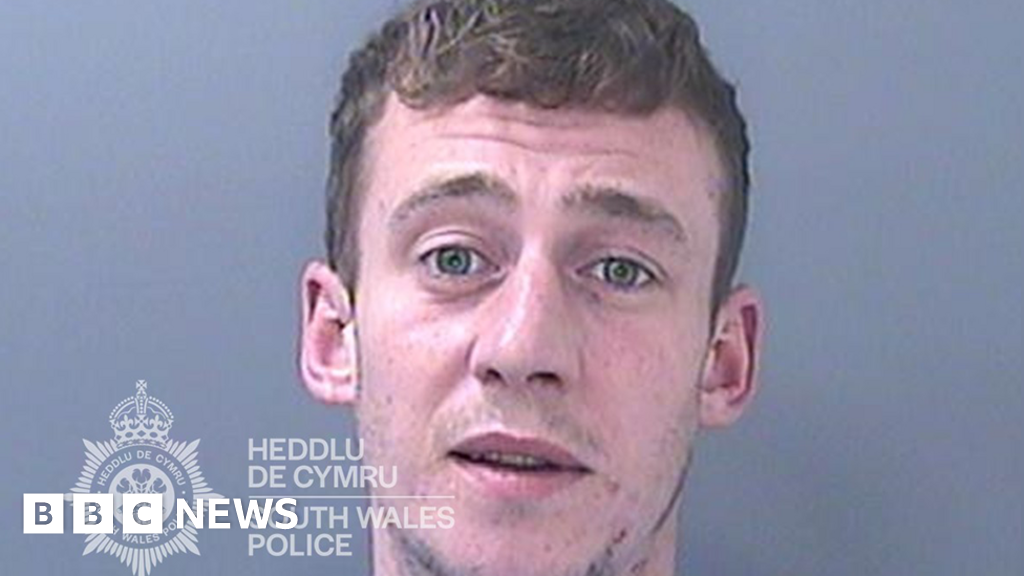 Porthcawl fatal pub attack: Stephen Chappell jailed for 14 years - BBC News