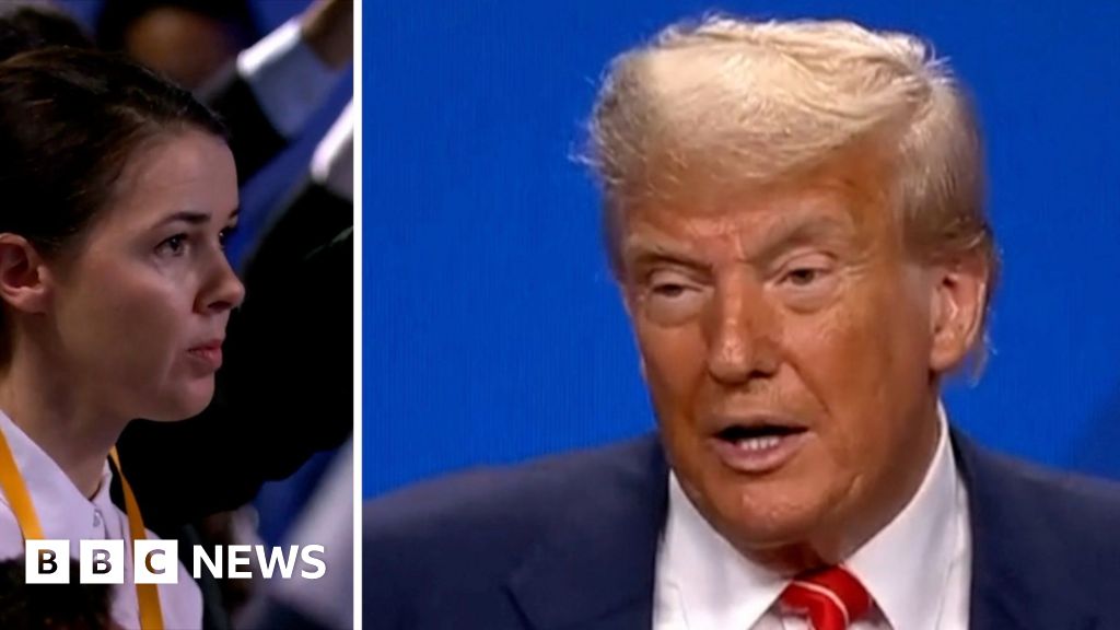 Trump asks BBC Ukrainian reporter about her family - BBC News