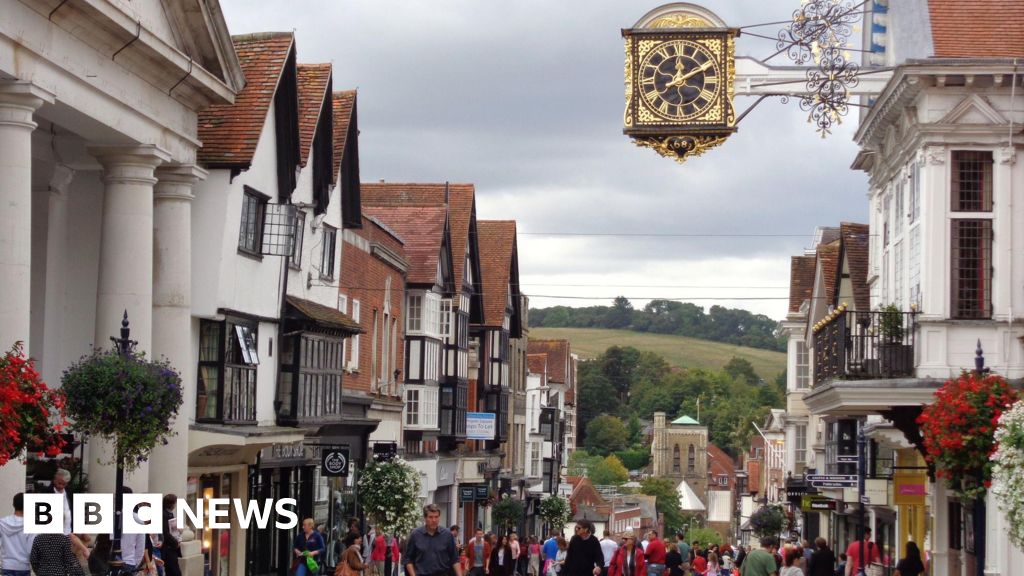 Guildford: Arrest made in council housing fraud investigation - BBC News