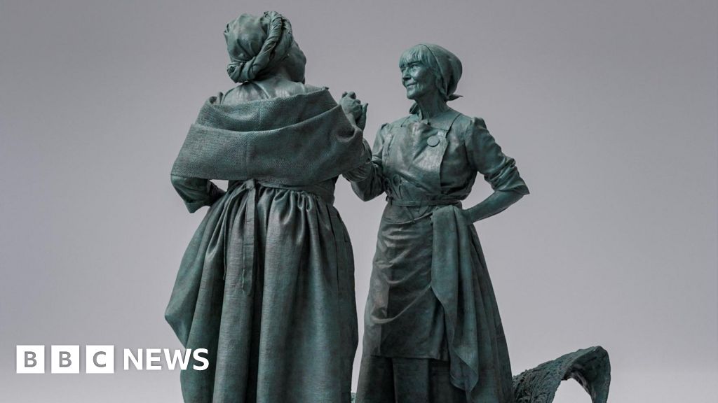Nottingham: Women textile workers statue date revealed - BBC News