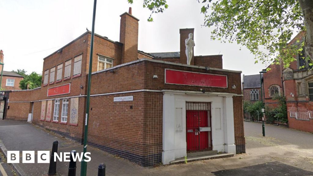 Sneinton: Cannabis farm found in abandoned Nottingham pub - BBC News