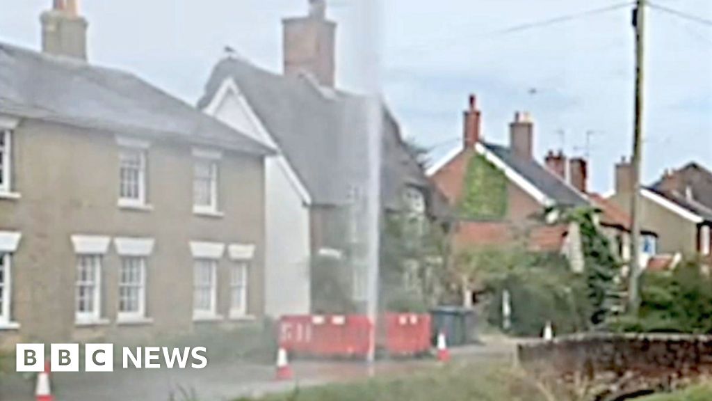 Video shows burst pipe in Peasenhall spraying water into the air