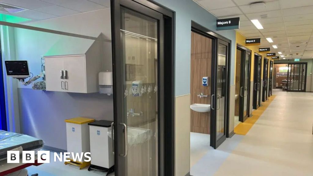 Swindon's new hospital emergency department takes in first patients ...
