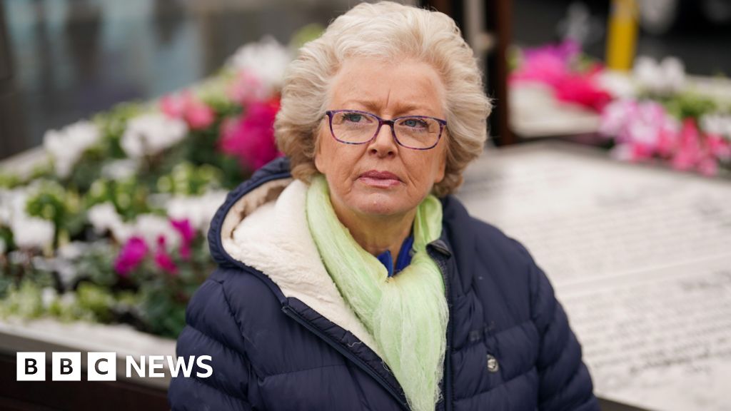 Birmingham pub bombings: 'Where's our public inquiry?' - BBC News