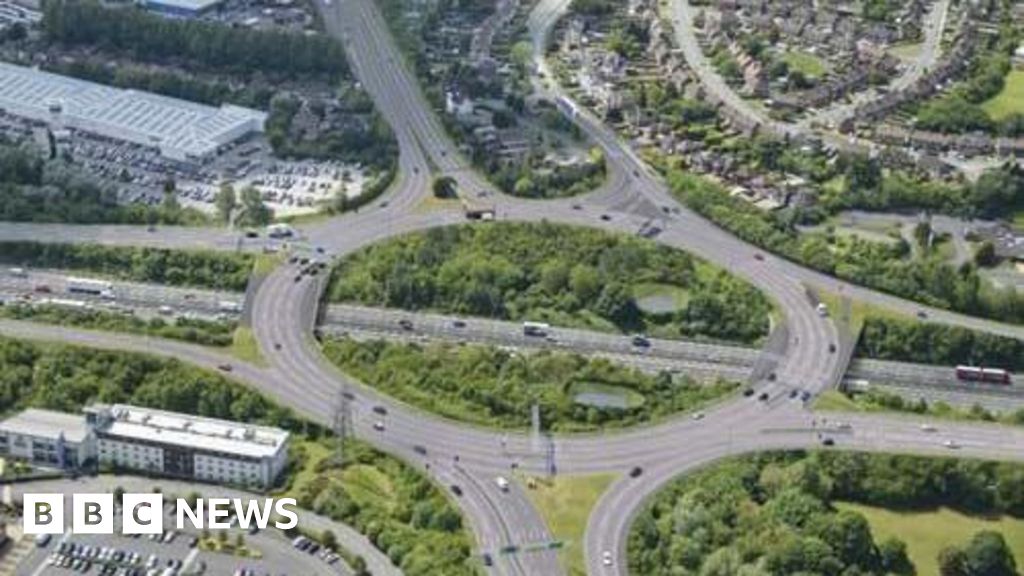 M6 junction 10 at Walsall fully opens to drivers - BBC News