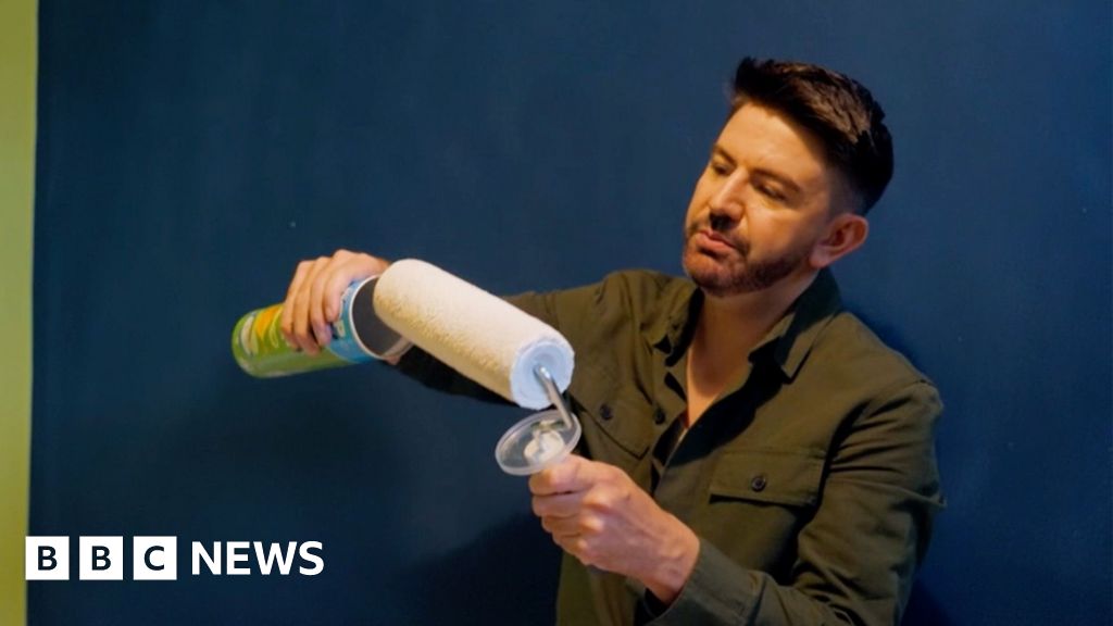 How to make a paint roller holder from a crisp can - BBC News