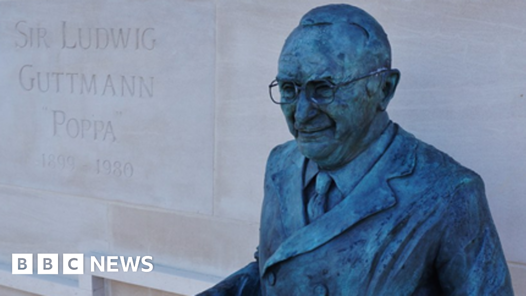 Statue of Paralympics founder added to heritage list - BBC News