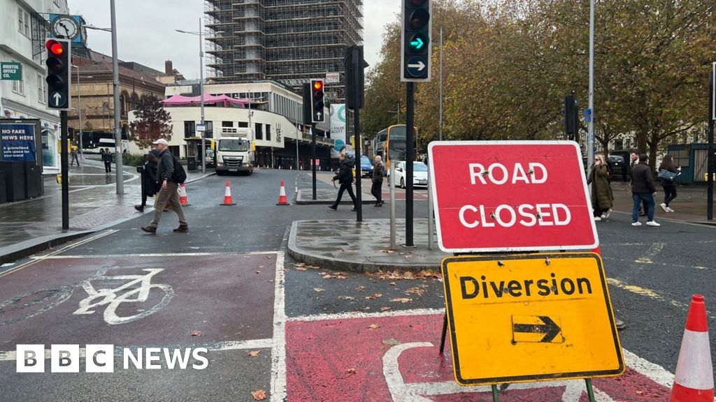 Long bus delays in Bristol after burst water main - BBC News