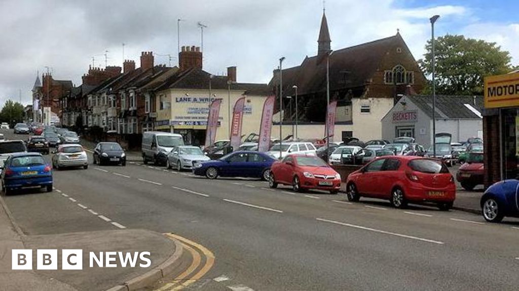 Kettering robberies an hour apart are linked, say police - BBC News