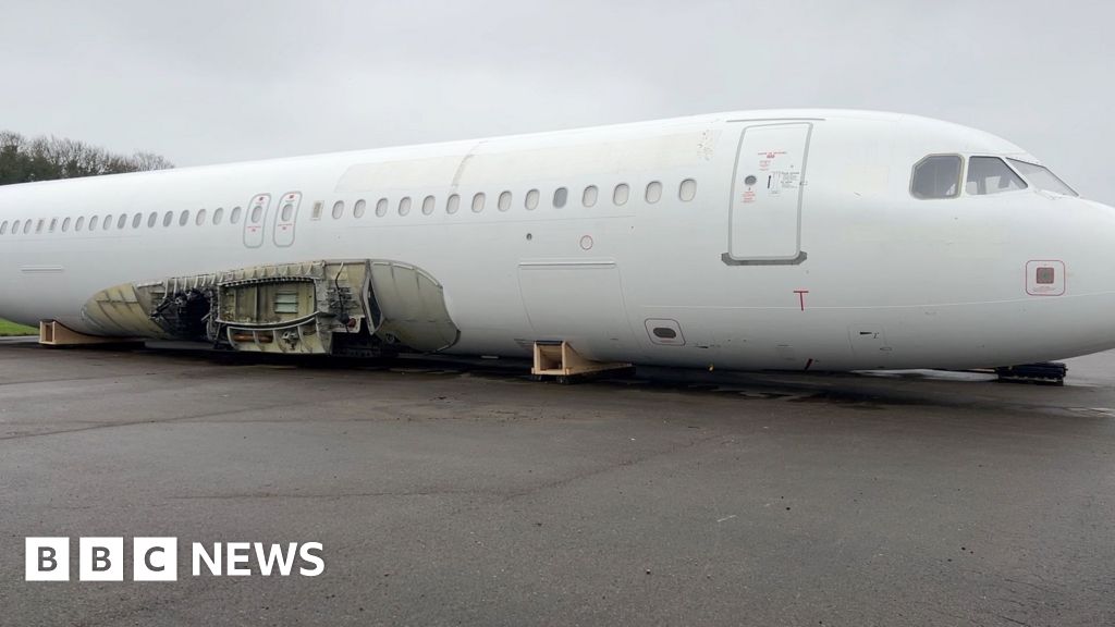 Cotswold Airport dismantles and recycles aeroplanes