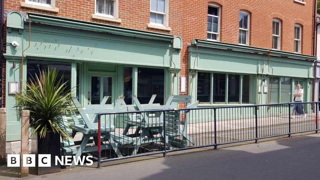 Norwich fine-dining restaurant Farmyard closes unexpectedly - BBC News