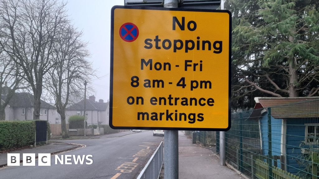 Permanent CCTV to monitor parking at ten Lincolnshire schools - BBC News