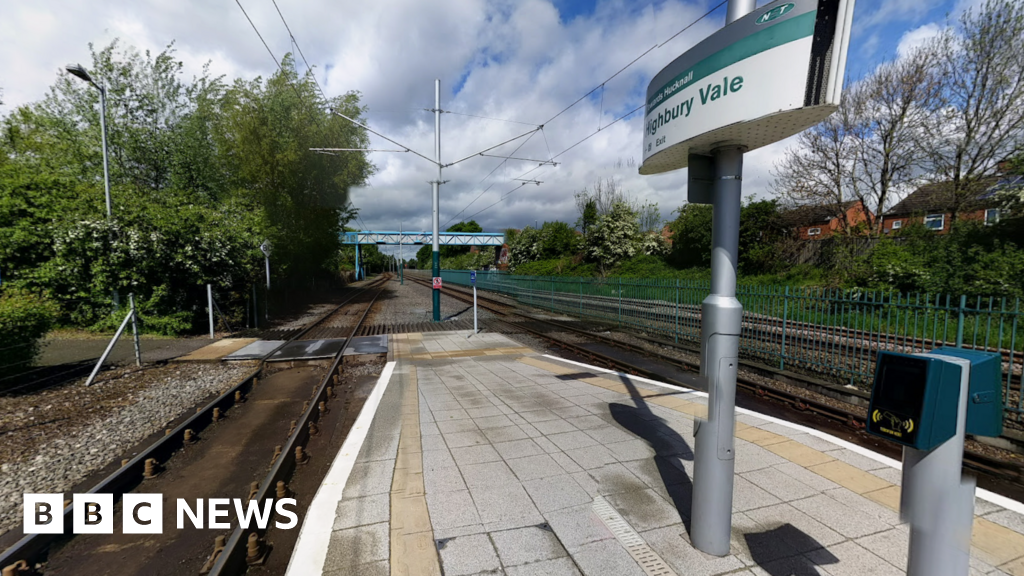 Boy, 16, stabbed near Nottingham tram stop - BBC News