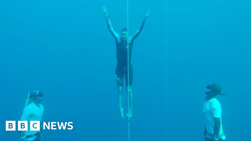 Ukrainian freediving champion sets new world record - BBC News