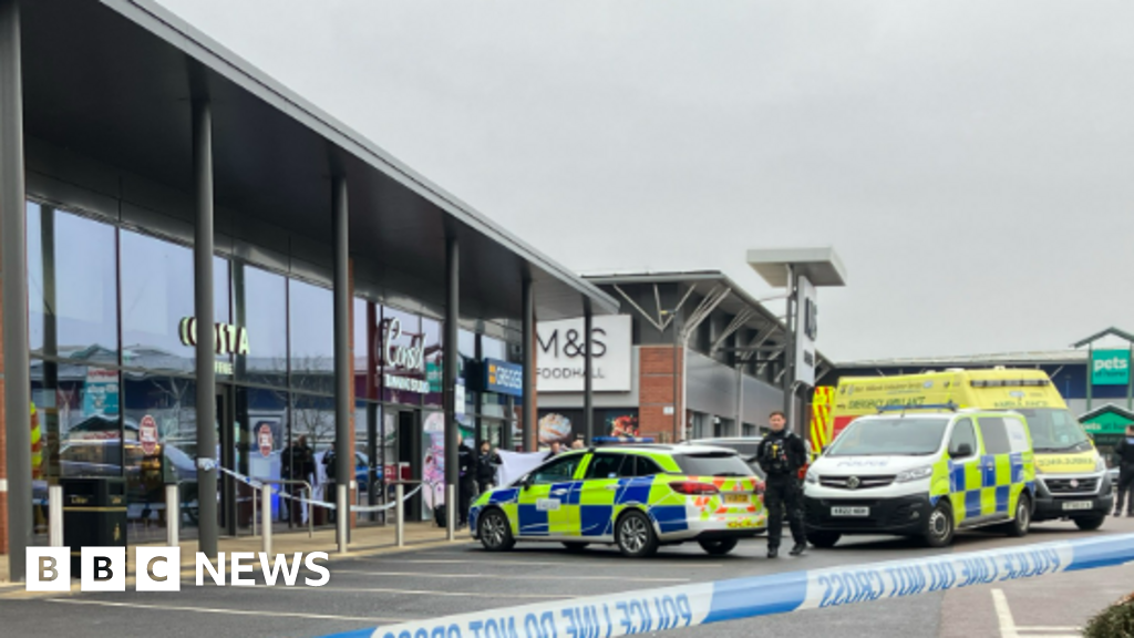 Man found dead in car at Worcester retail park