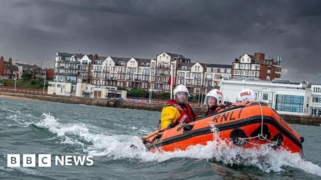 Bridlington RNLI urges people to float in latest safety guide