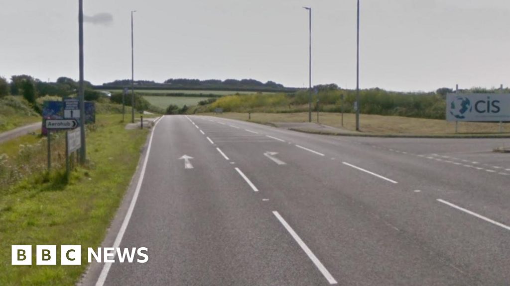 Motorbike rider suffers serious injuries in crash at St Columb - BBC News