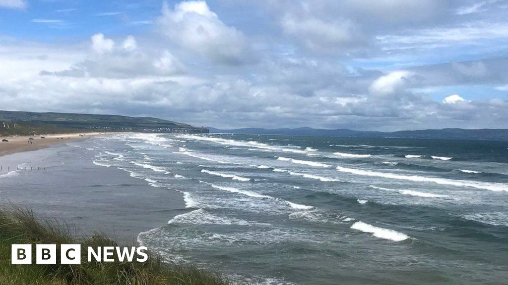 Northern Ireland weather: Arctic airflow sees temperatures drop - BBC News