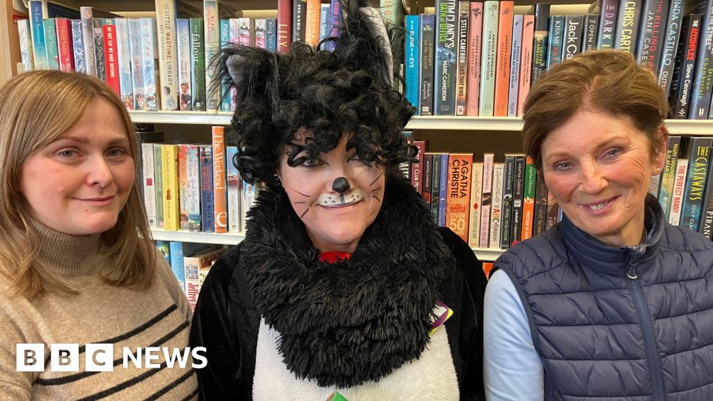 NI Book Week: 'Children are the future of libraries' - BBC News