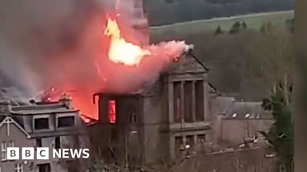 Fire tears through roof of historic church in Angus - BBC News