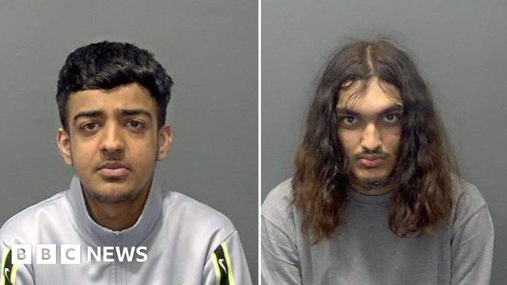 Luton knife attackers told victim to say his last words - BBC News