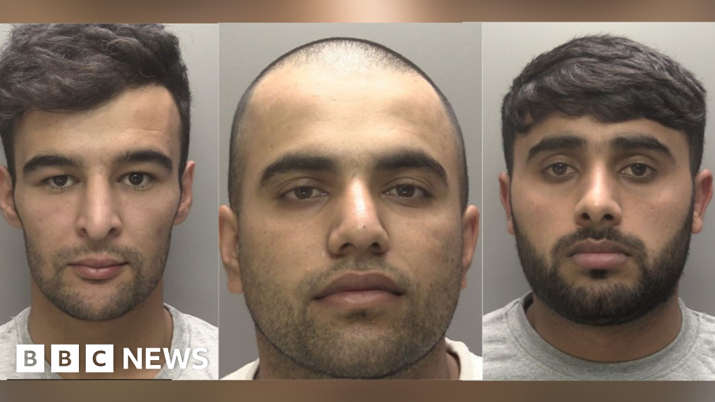 Hull gang found guilty of fake taxi rape