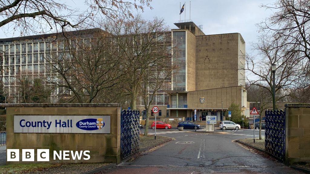 Hesleden residents seek action over quarry work - BBC News
